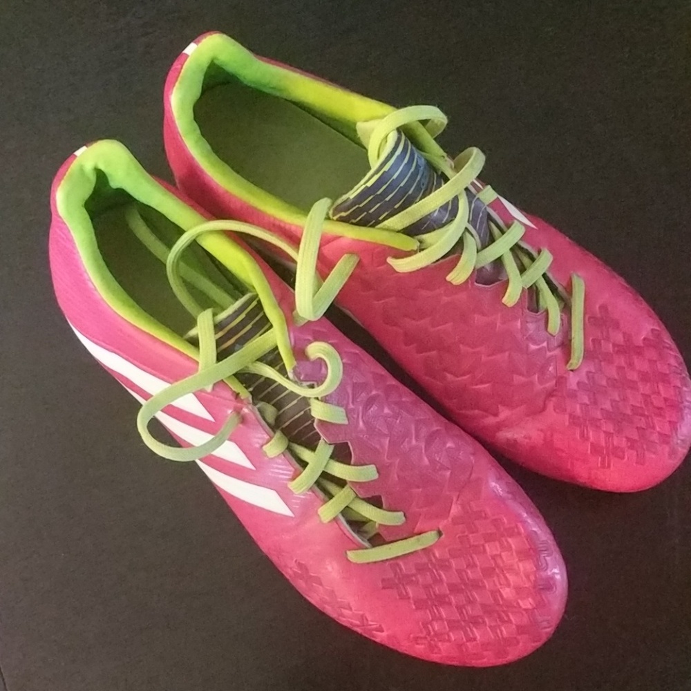 Adidas Predator Soccer Cleats Pink/Magenta Color - Gem